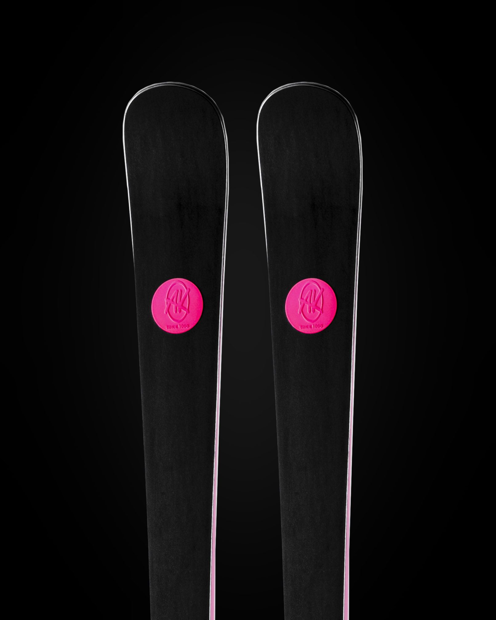 PINK. sportlich und elegant – AK Ski of Switzerland