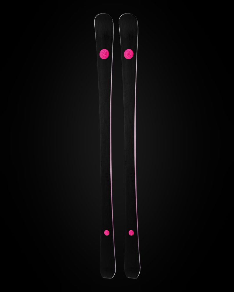 PINK. sportlich und elegant – AK Ski of Switzerland